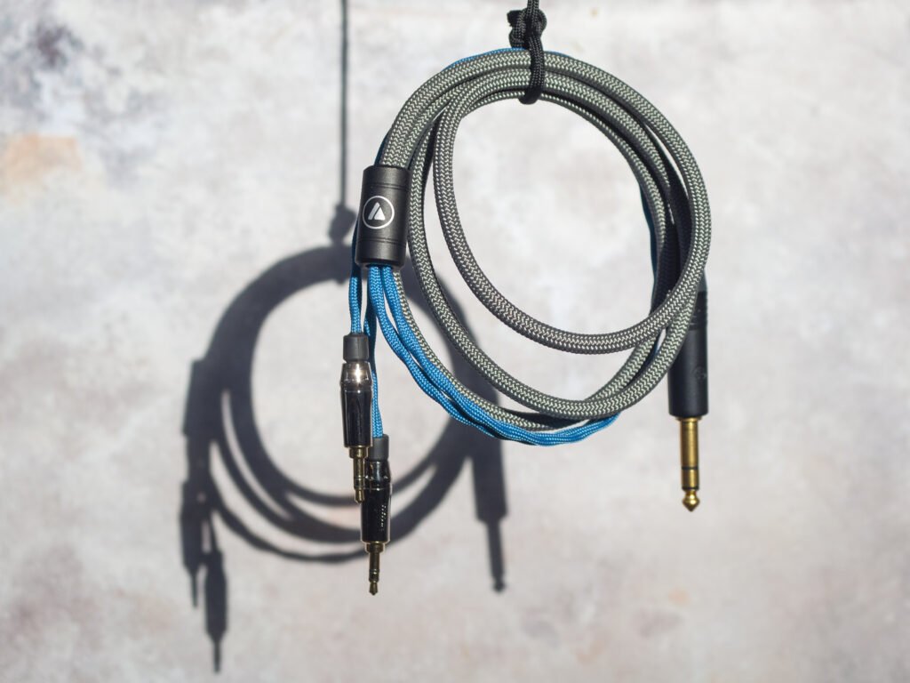 Cxnnected. – Handmade custom audio cables, built in the UK.